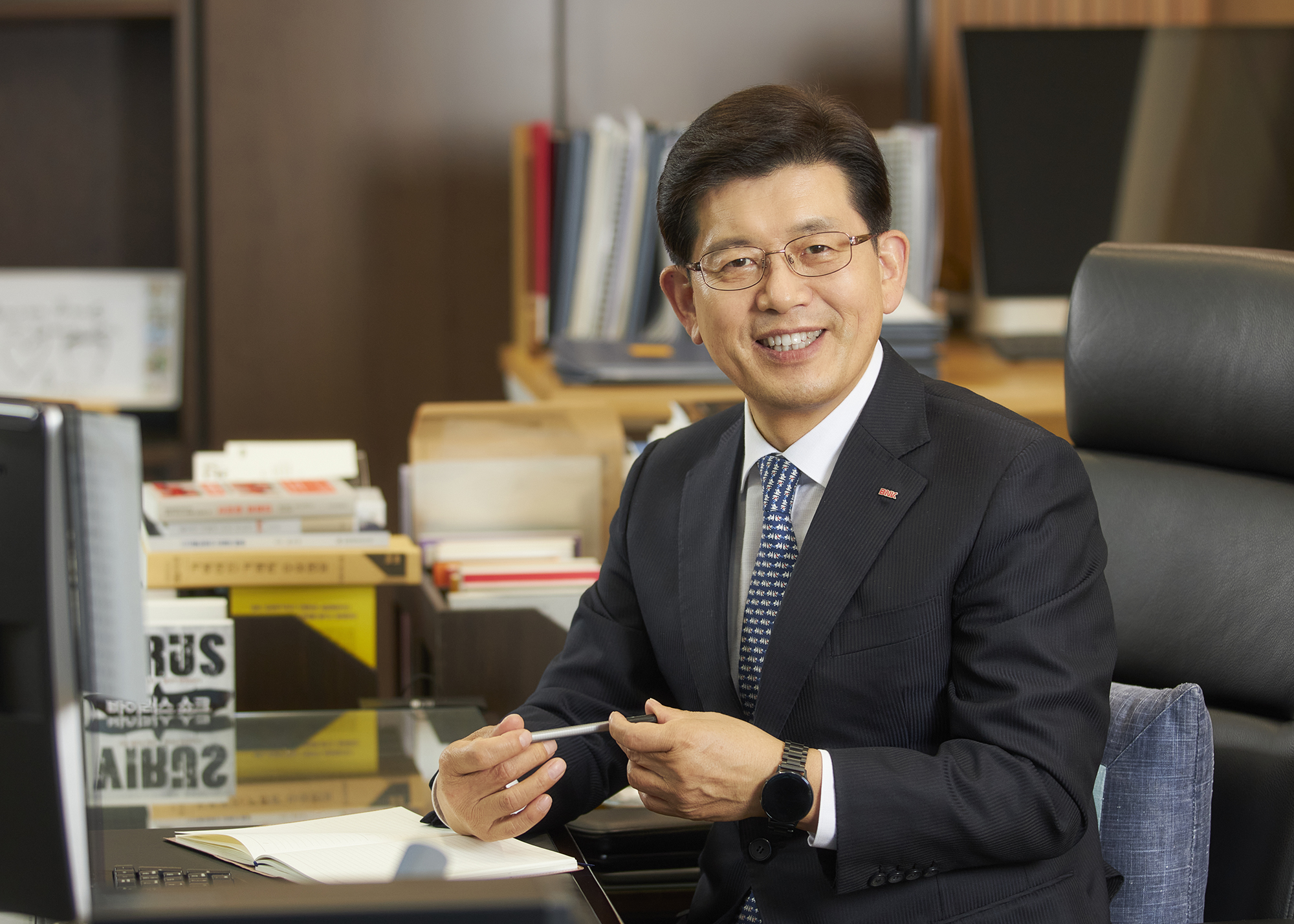 취임 1개월 빈대인 회장, '새로운 BNK' 위해 '구원에서 제1선발로' : 네이트 뉴스